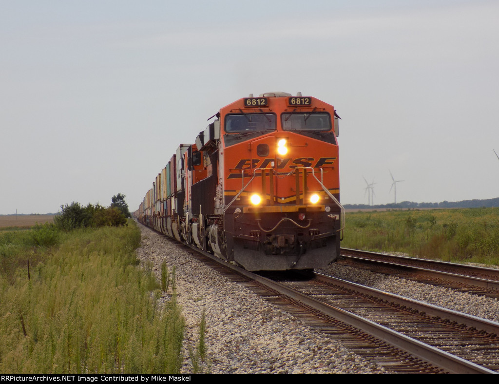 BNSF 6812